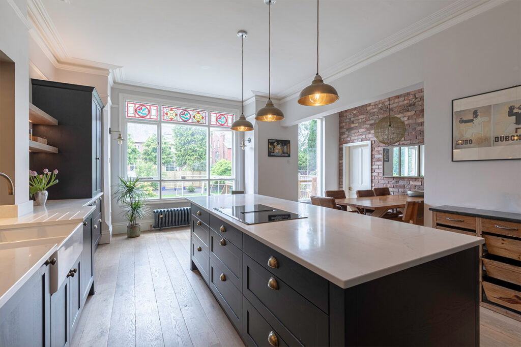 Traditional Dark Shaker Kitchen – David Timperley Alderley Edge